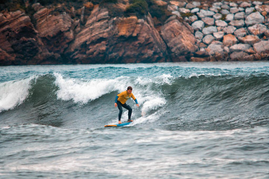 En Salinas se surfea todos los días, en el surf camp no se para ...